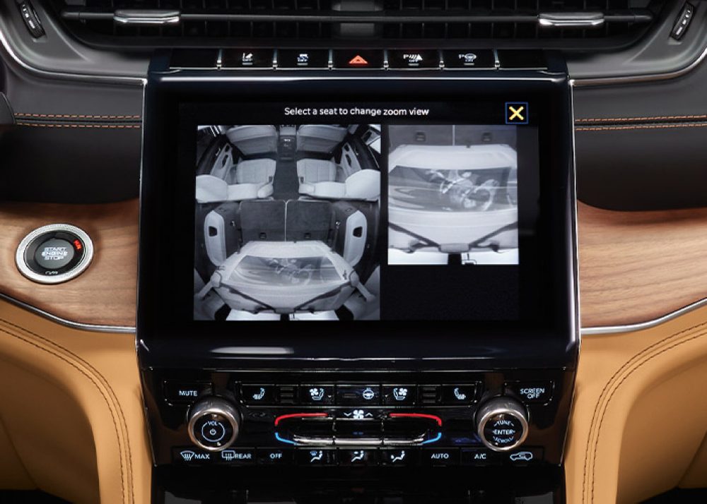 Jeep® Grand Cherokee L 3rd Row Technology - Uconnect and Apps