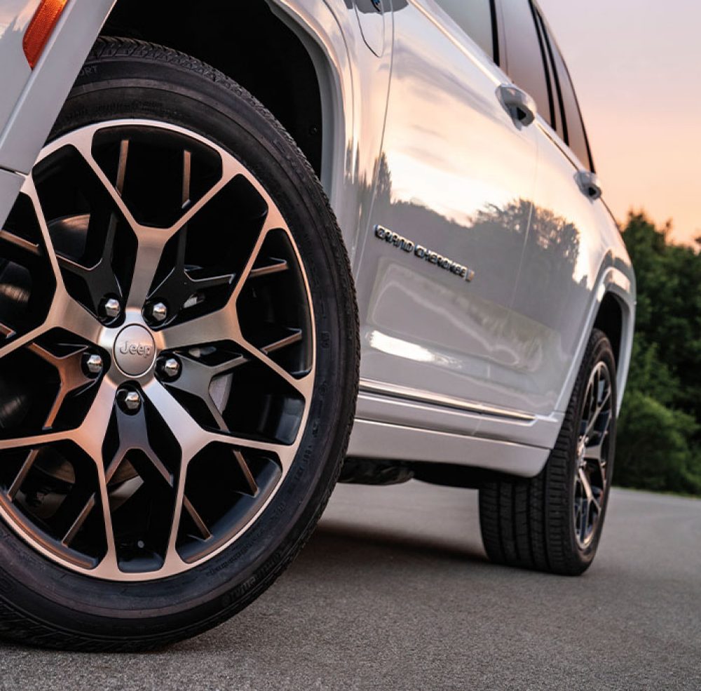 2025 Jeep® Grand Cherokee Design - Modern SUV Styling